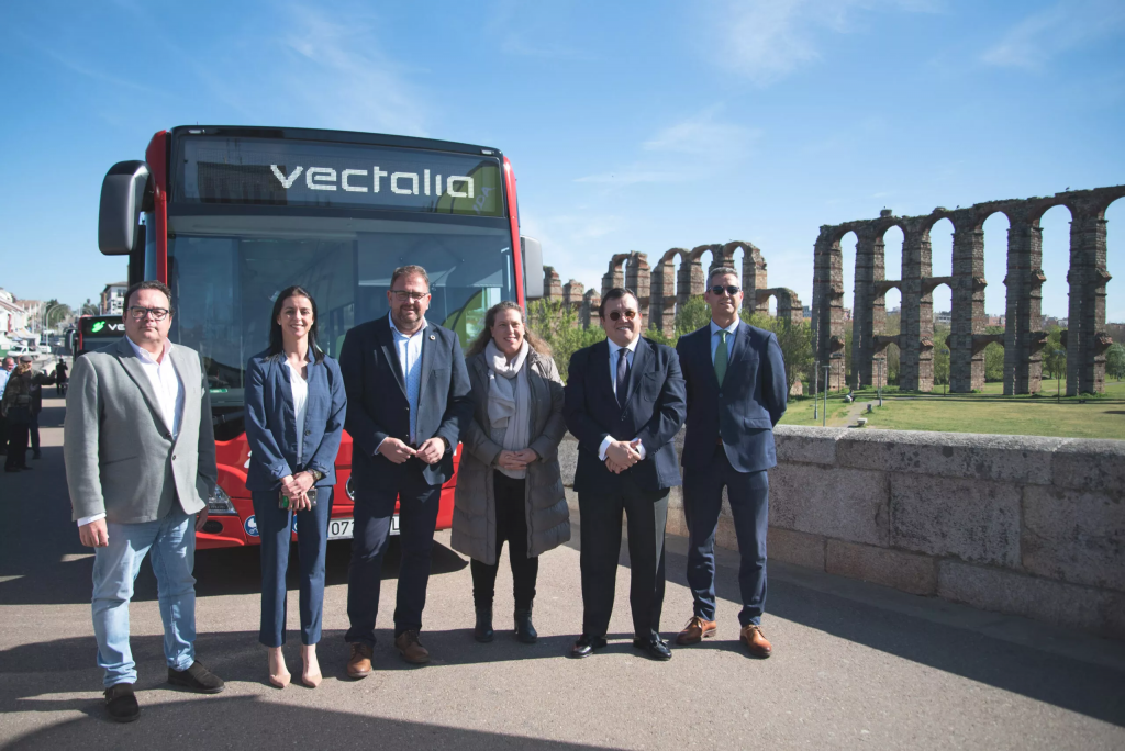 4 NUEVOS AUTOBUSES HÍBRIDOS RECORRERÁN LAS CALLES DE MÉRIDA - Portal ...